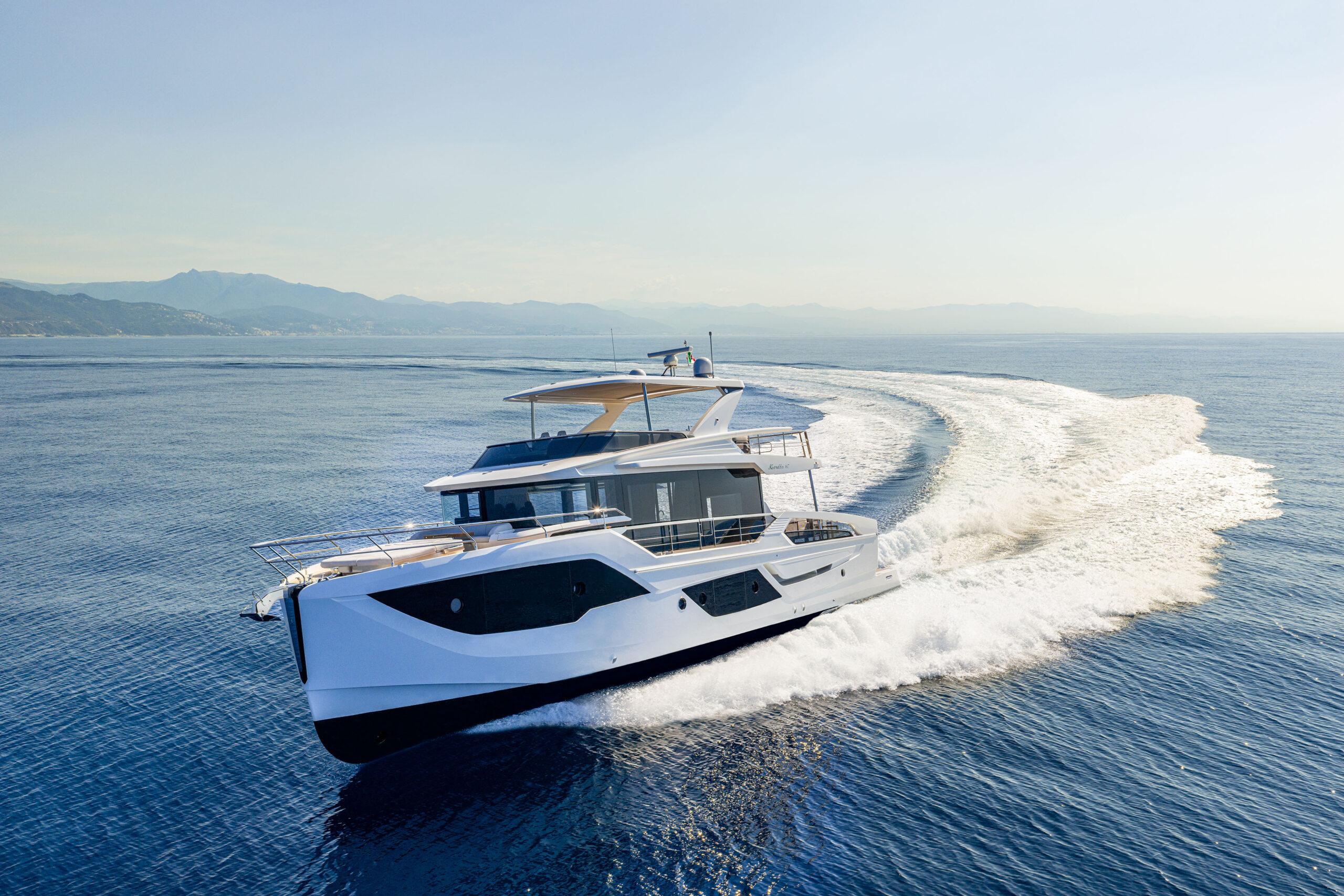 Absolute Navetta 62 Wins 2026 Motor Boat Award - Galati Yachts