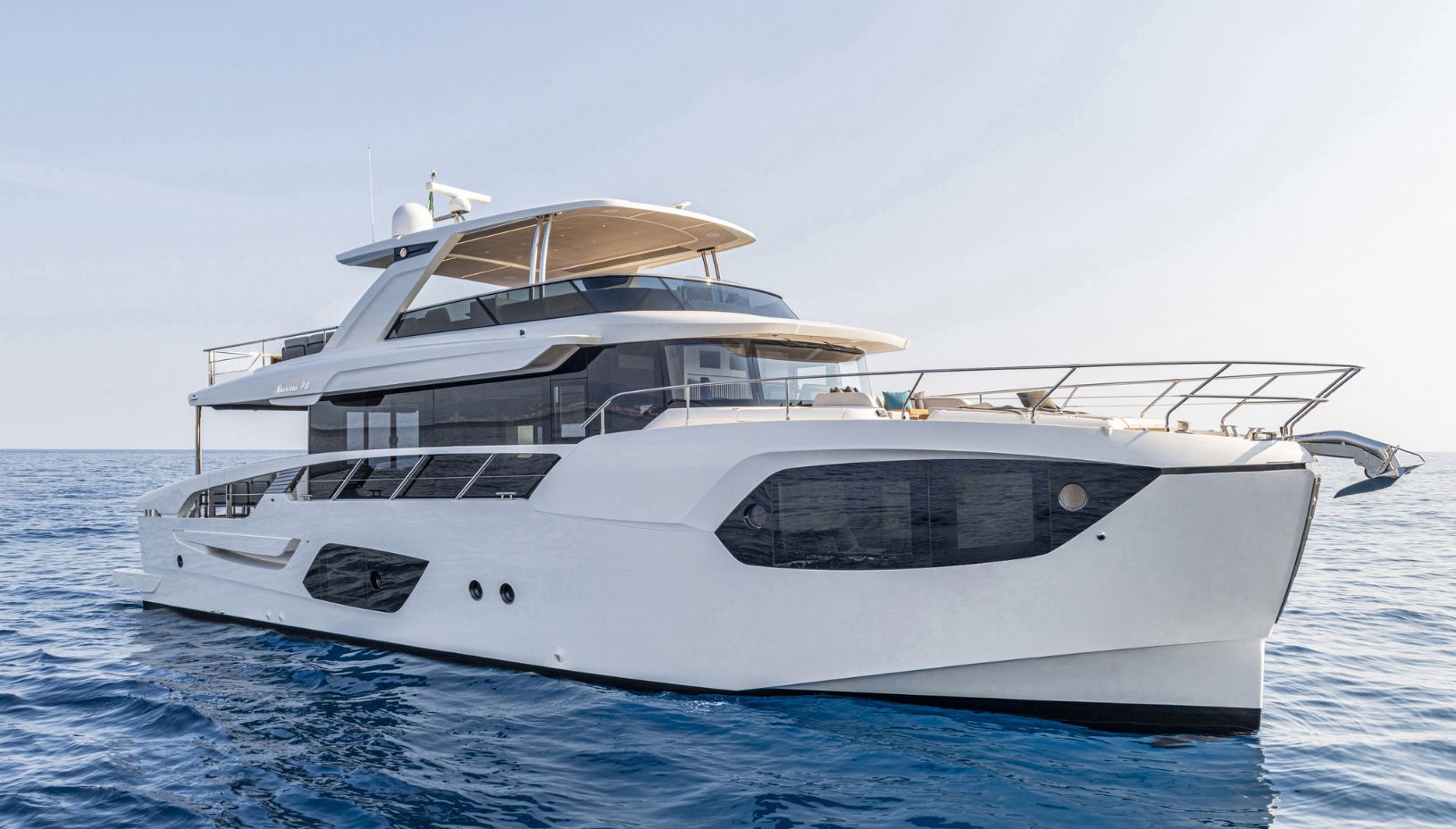 What Makes a Luxury Yacht Luxurious? Features, Types & Insights ...
