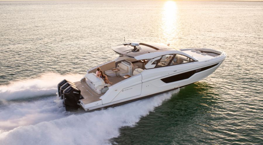 Cruisers Yachts 50 GLS vs. 50 Cantius: a comparative boat guide ...