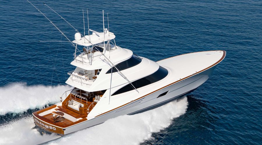 What Makes a Luxury Yacht Luxurious? Features, Types & Insights ...